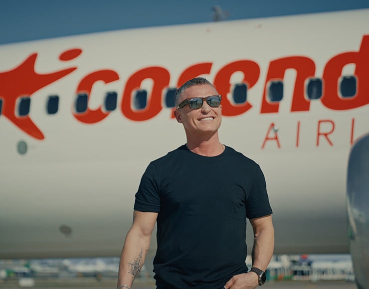 Fit&Fly with Noyan Dülek: Exercises for Long Flights - Corendon Blog